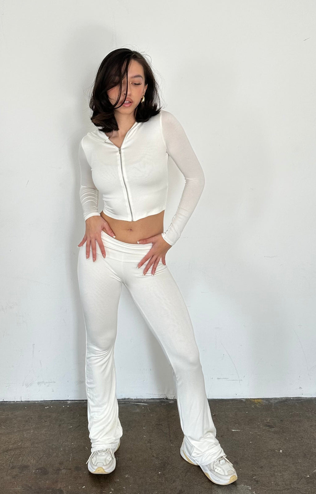 Girl On the Go Tracksuit- Ivory – mieldenadie